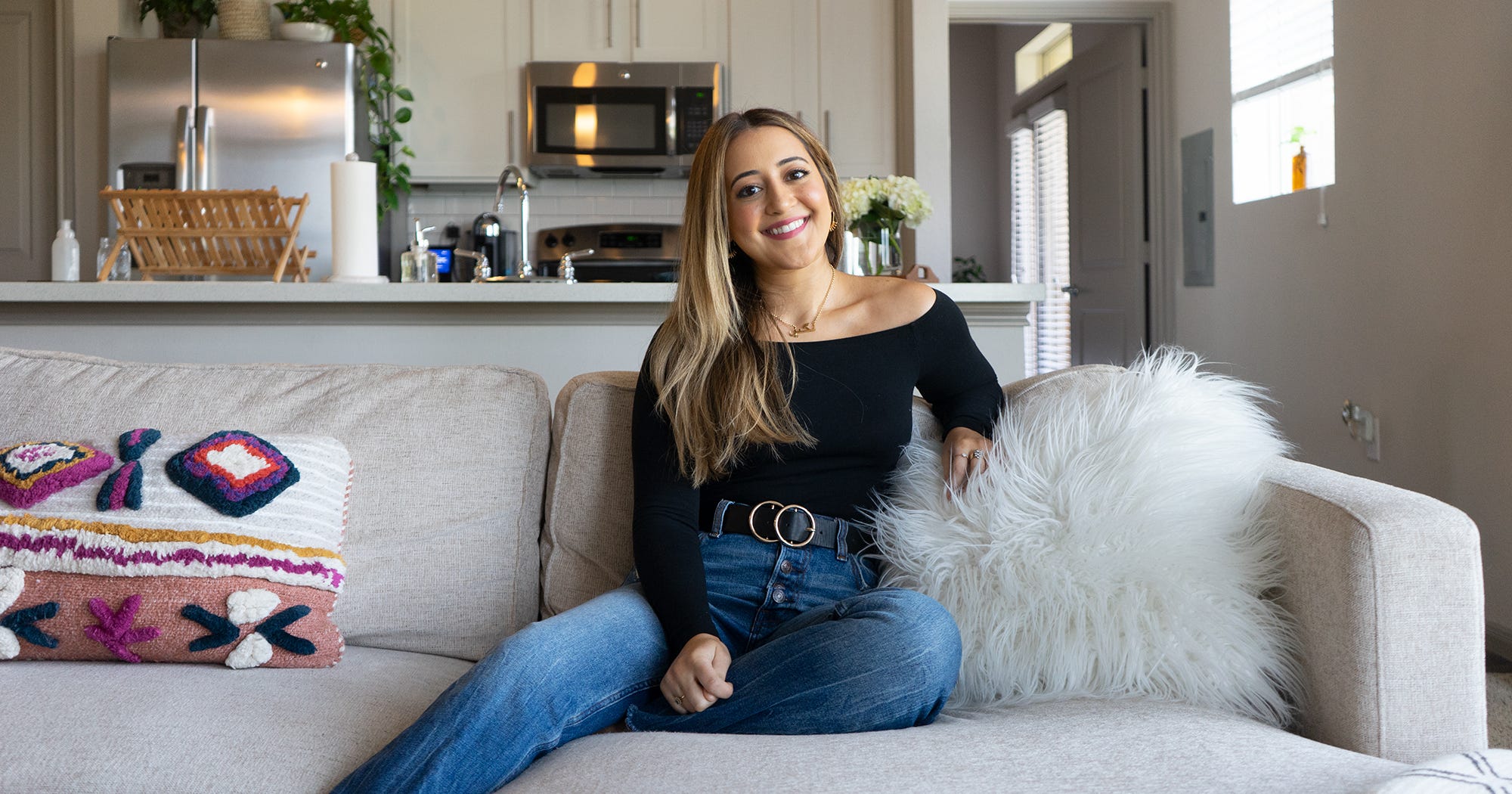 Tour An Austin Youtuber's Texas One Bedroom Apartment