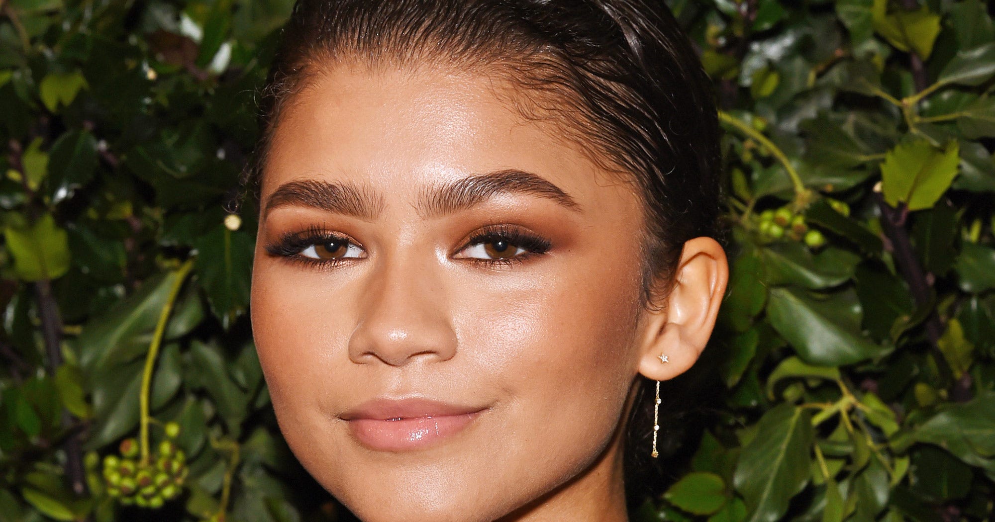 Zendaya Interview Fixed Reporter Hair Video