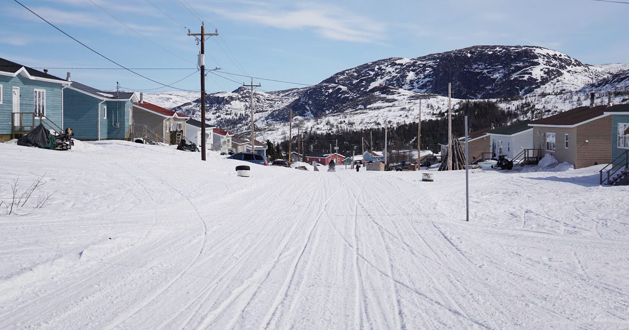 Extreme Commuting - Walking To Work In Arctic Canada