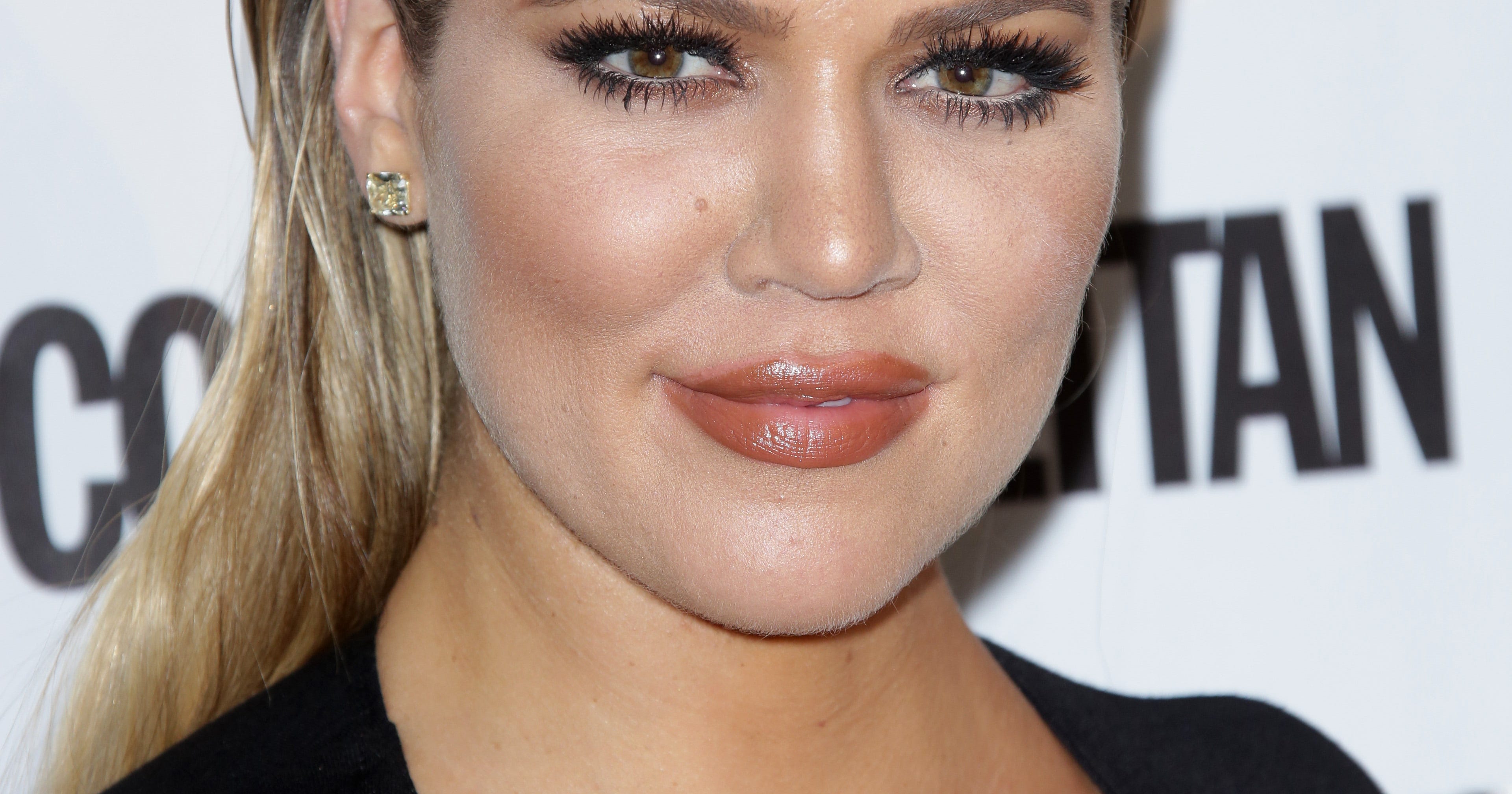 Khloe Kardashian Eats Fish Eye OJ Simpson, Late Show