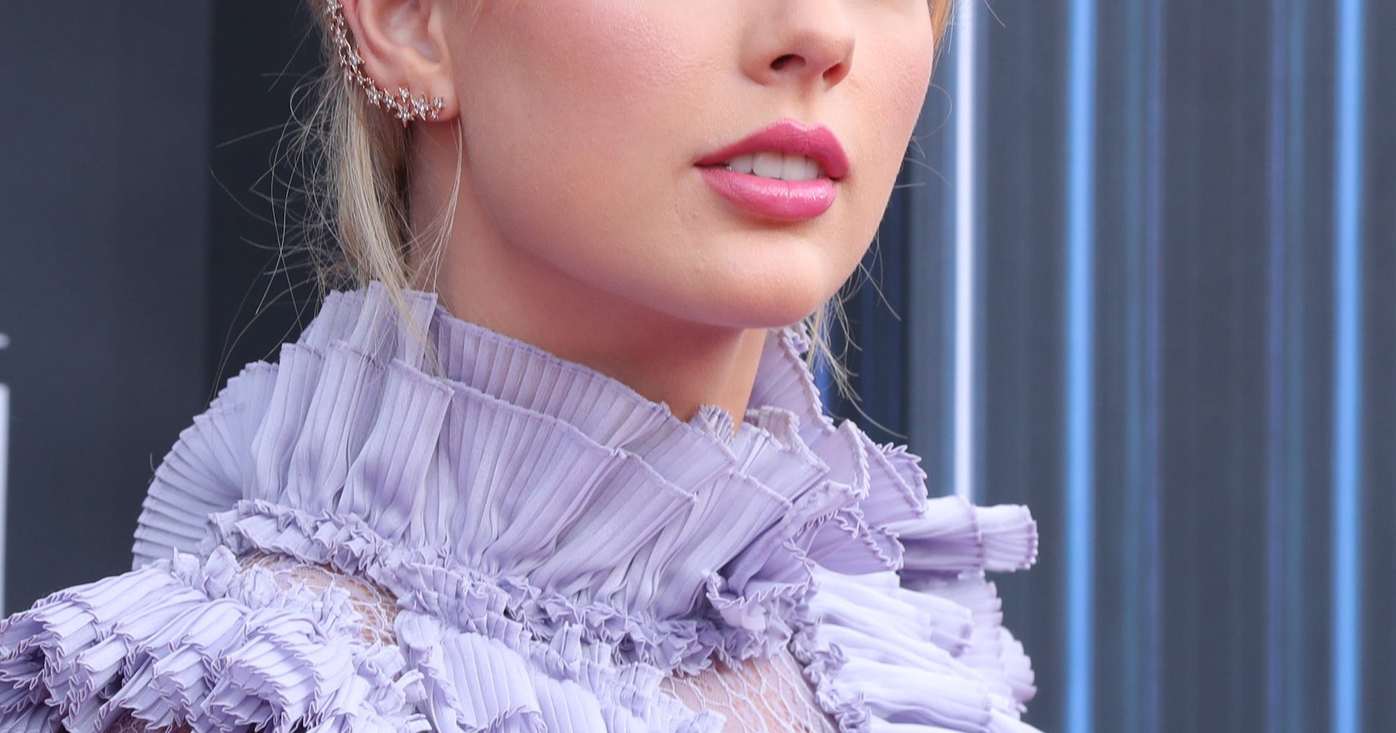 What Do Katy Perry Taylor Swift Peace Cookies Mean?