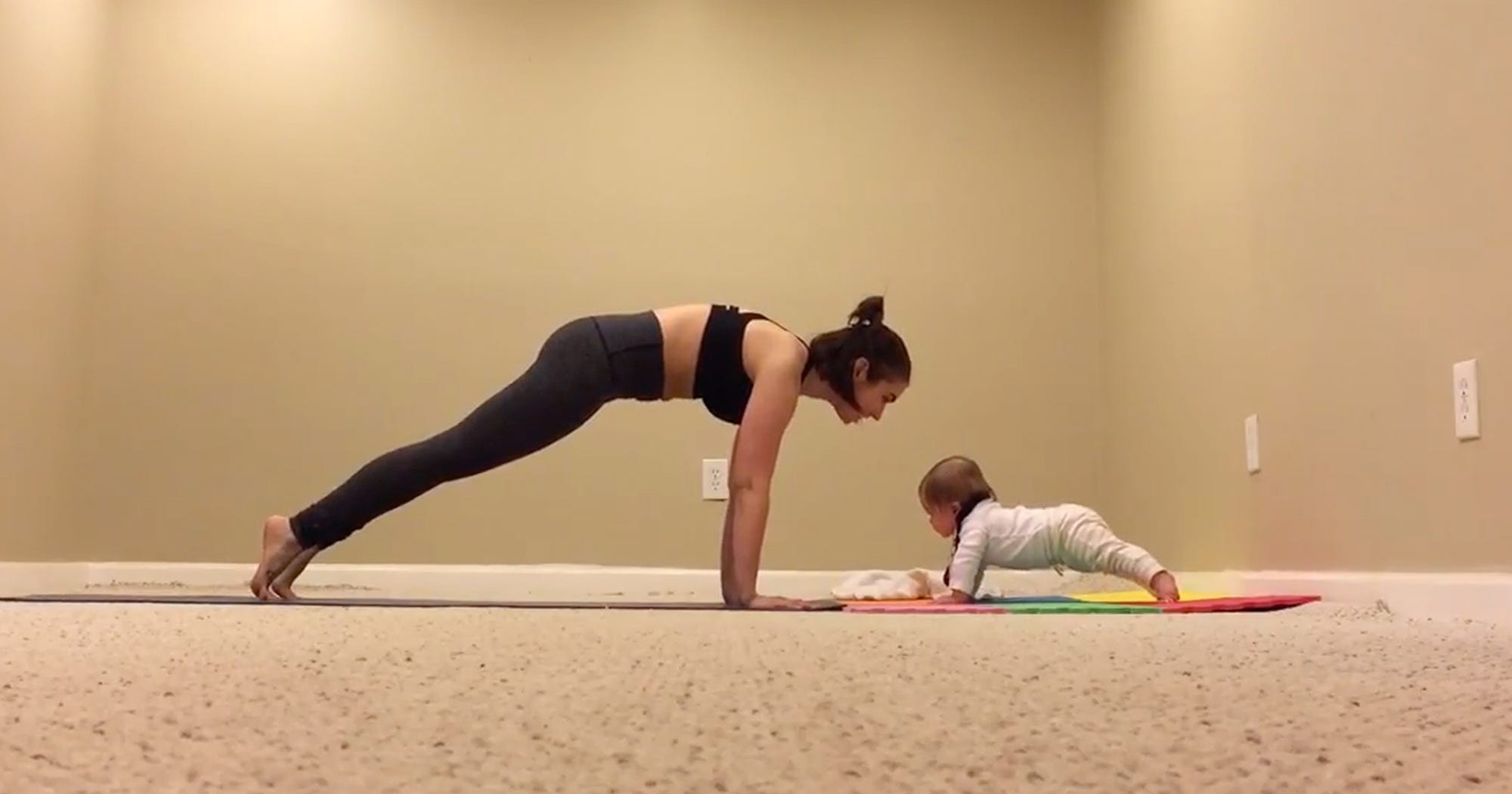 Baby Holds 34-Second Plank Video