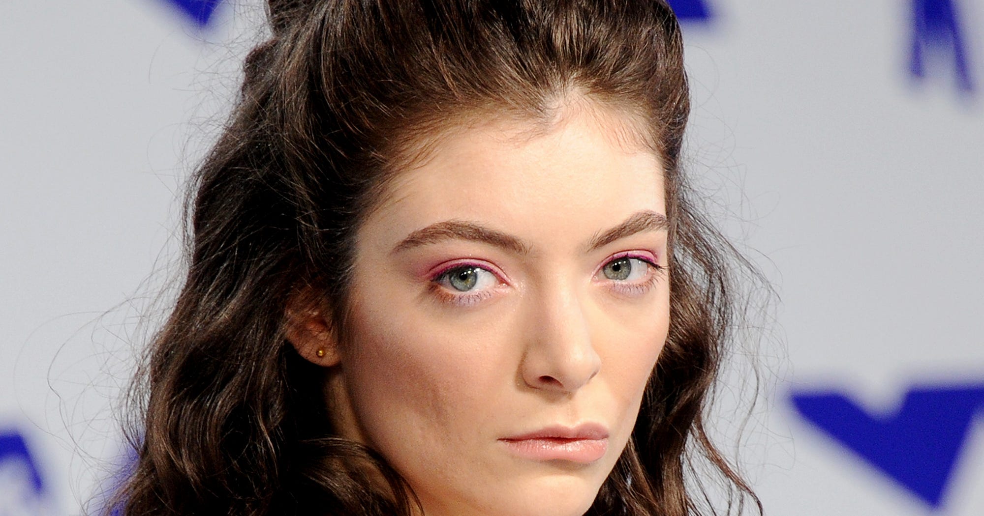 Lorde Harry Styles Kiss Make Out Live TV Awards Show