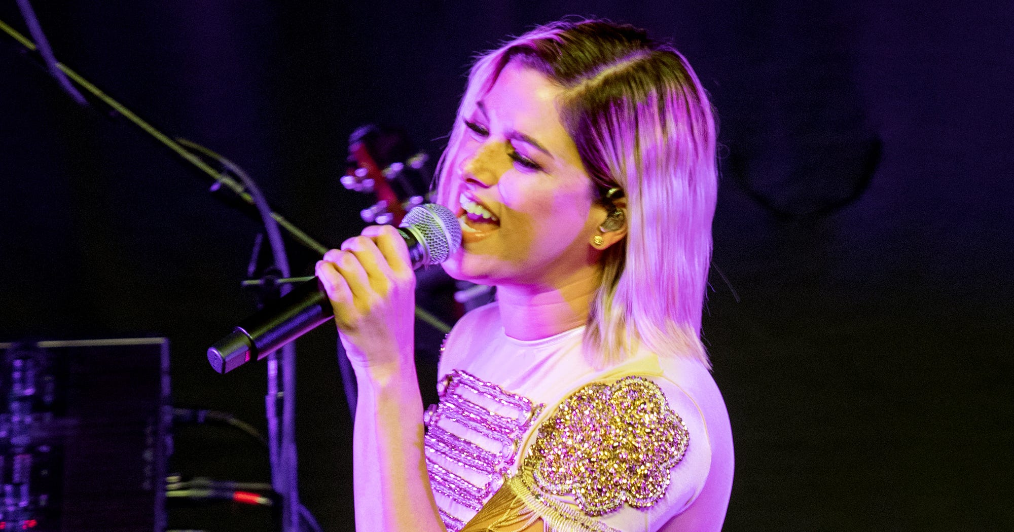 Cassadee Pope Talks Ending Engagement, New Album Stages