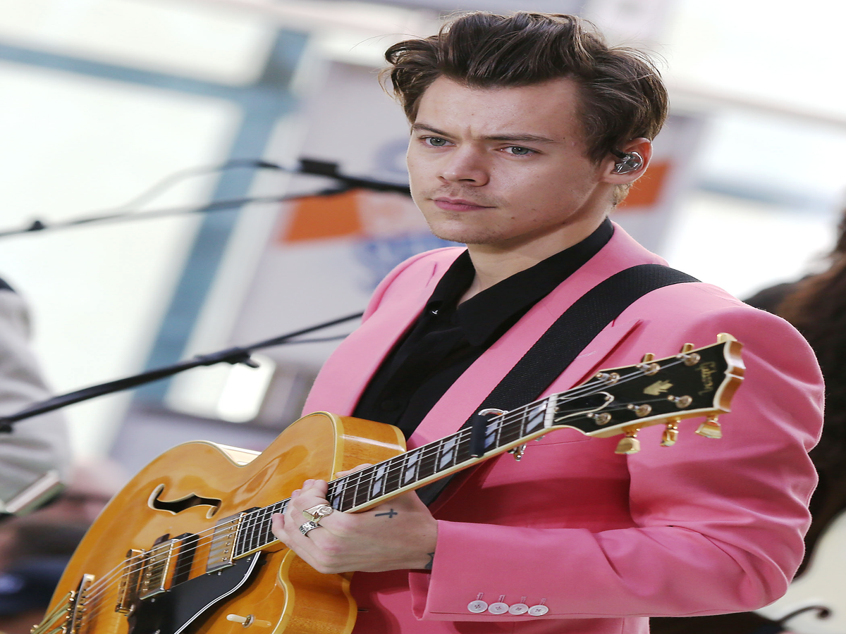 Christopher Nolan Claims He Didn't Know Harry Styles Was Famous - Know ...