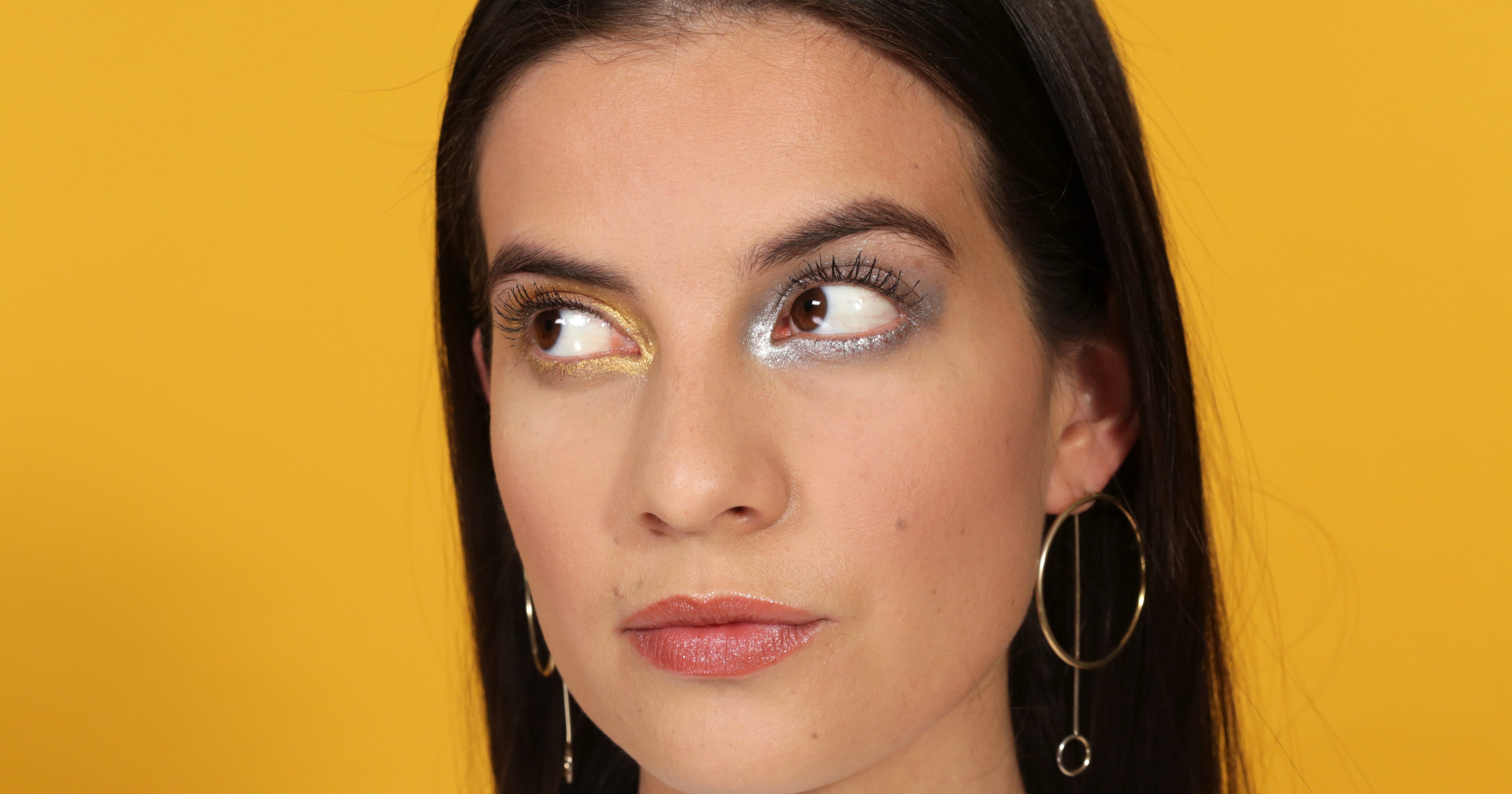 Mismatched Eyeshadow Eye Makeup Trend Photos