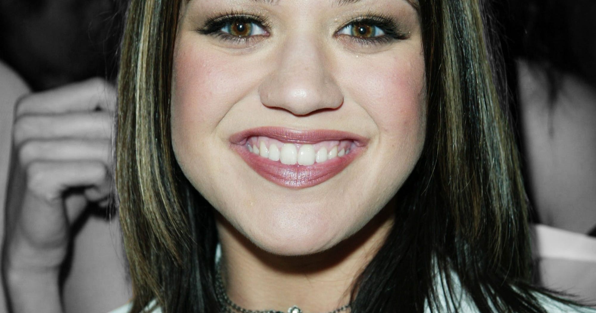 2000s Makeup Trends Photos Glossy Lips Glitter Brows