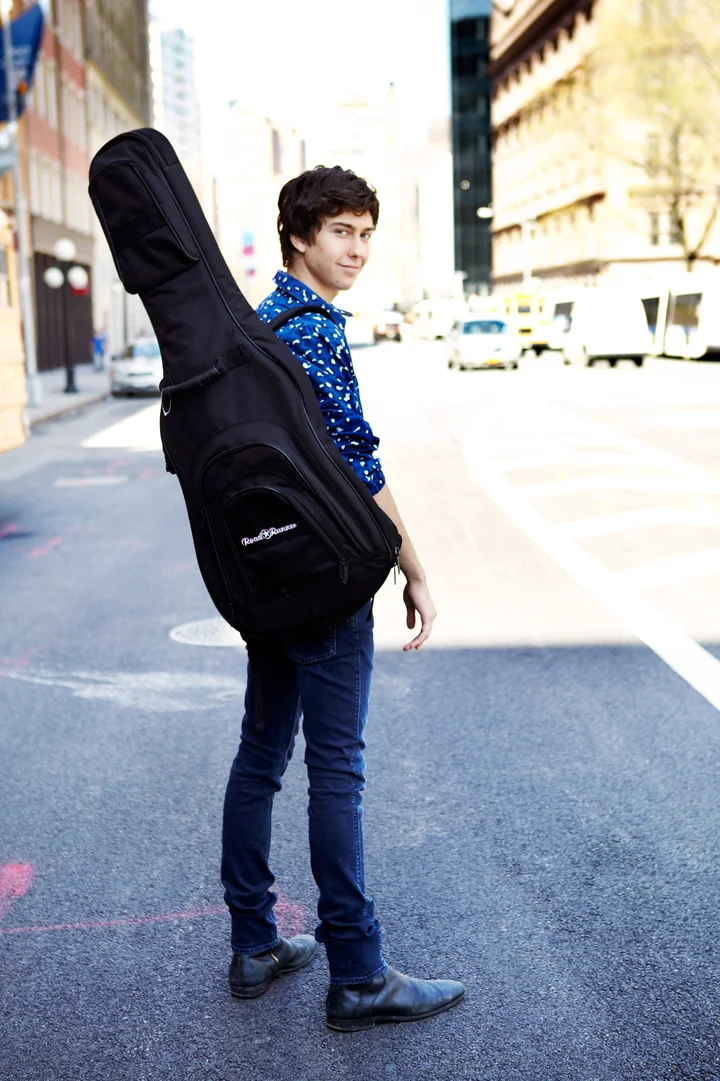 Nat Wolff E Logan Lerman
