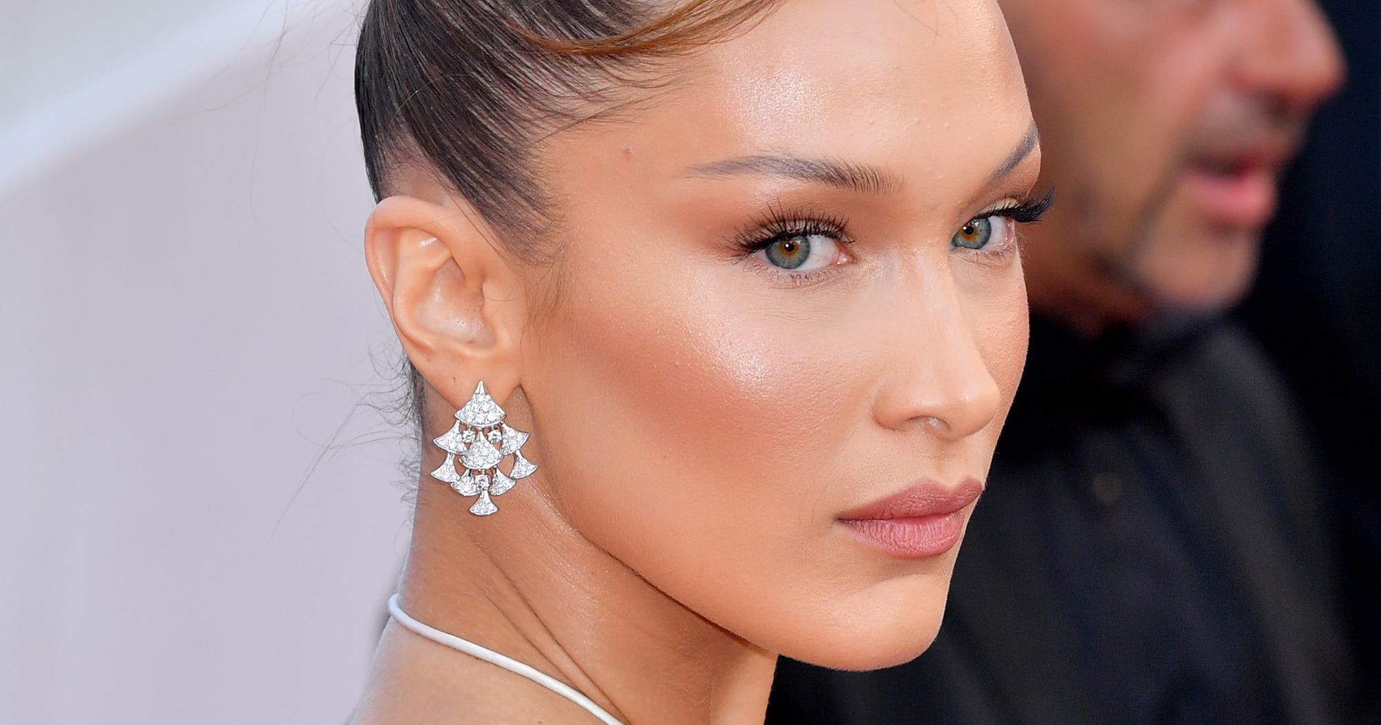 Bella Hadid Debuts Full Blonde Hair Transformation 2019