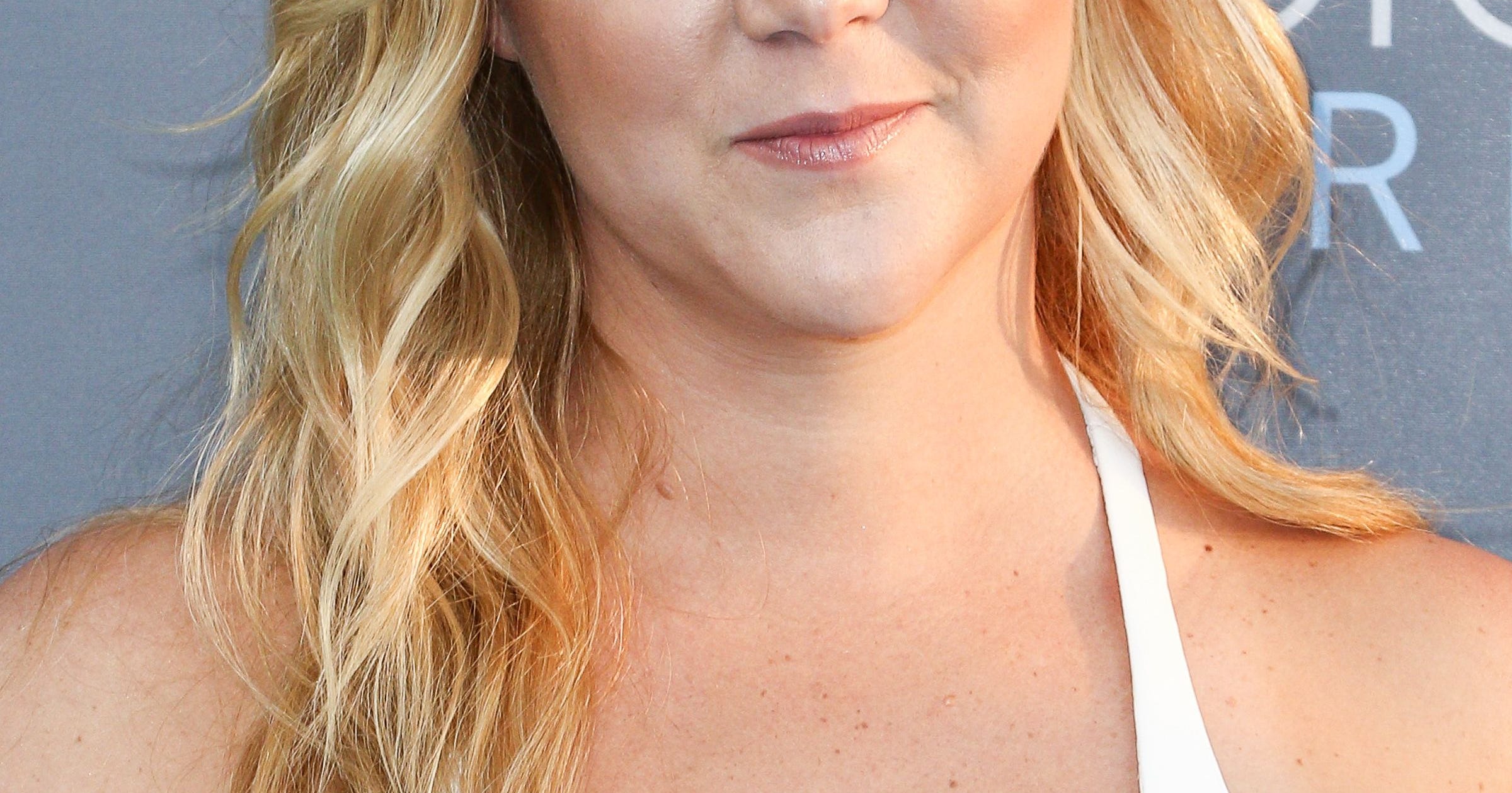 Amy Schumer Open Letter Tampa Fans Walked Out, Trump