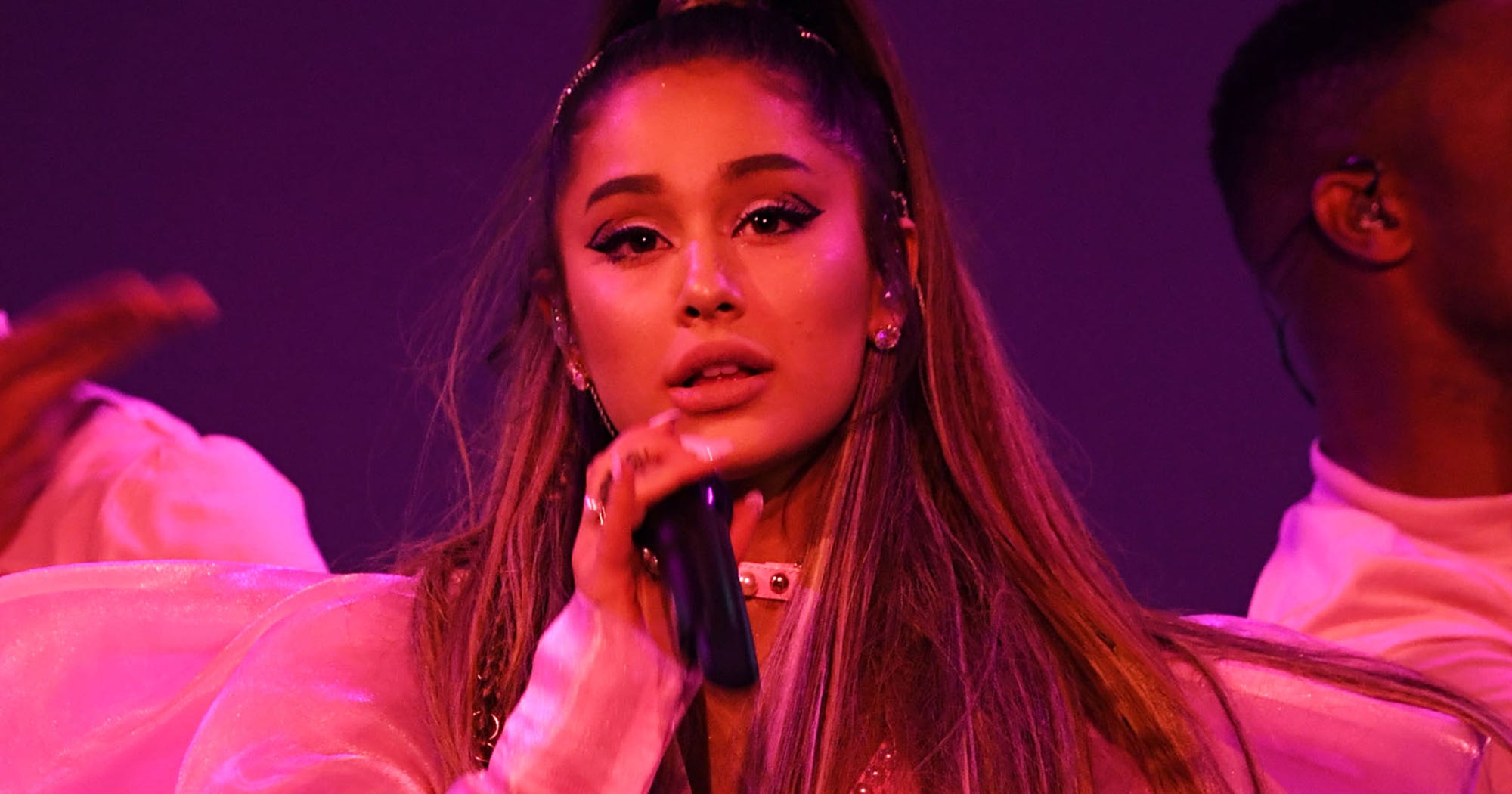 Ariana Grande 2 Chainz Surprise - Sweetener Tour Diary