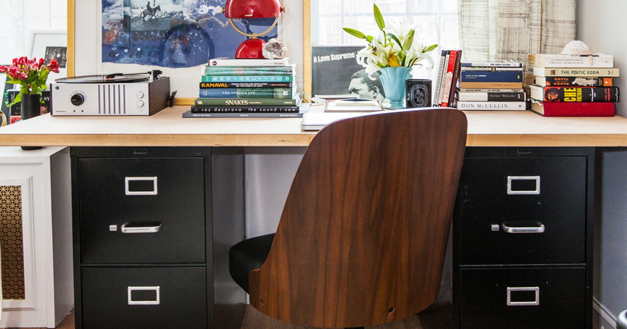 Office Lunch Staples And Pantry Foods To Keep At Desk