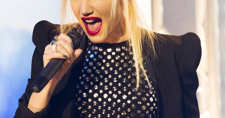 How To Dress Like Musicians - Female Singer Outfits