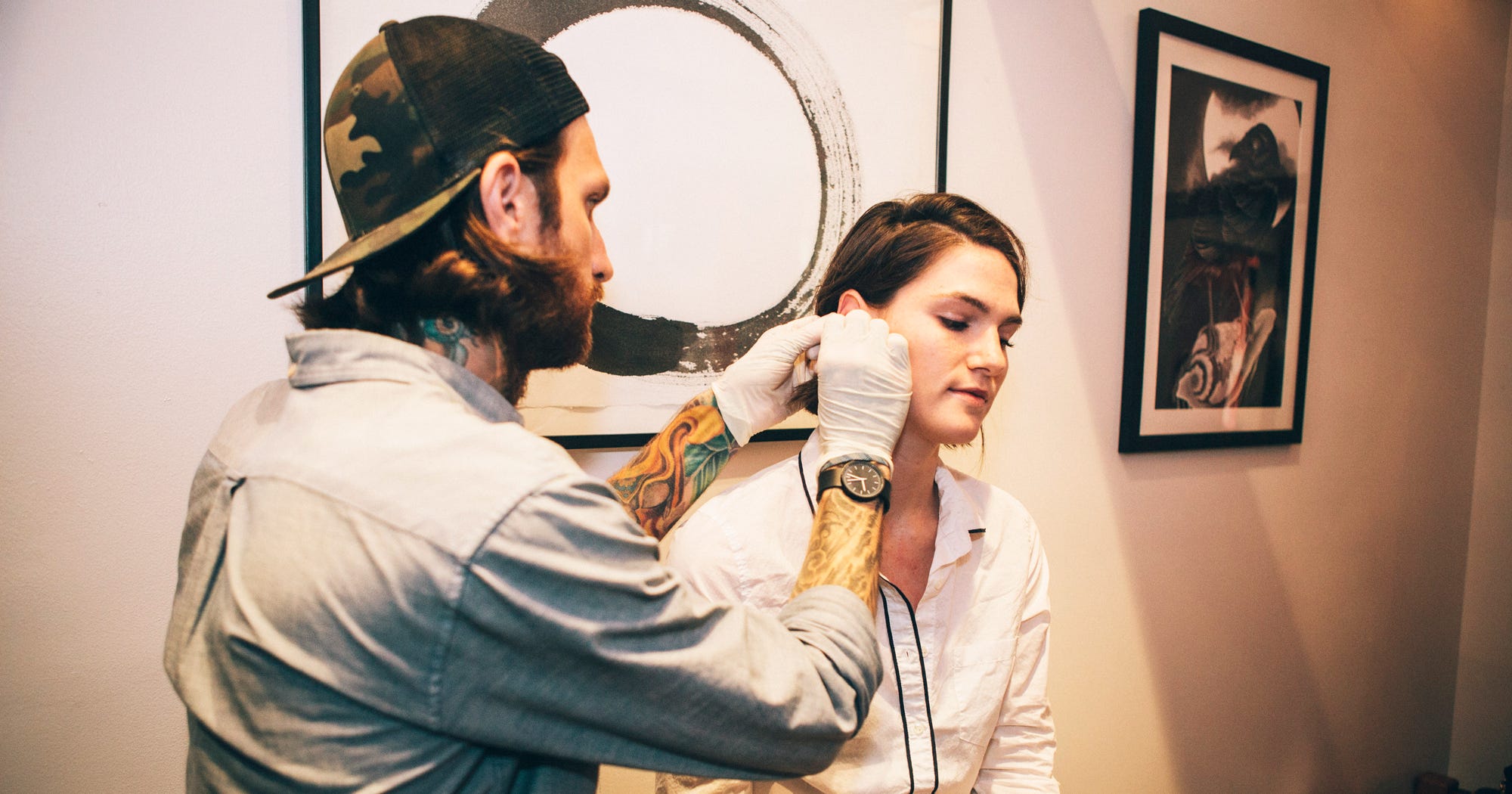 Smiley Gum Piercing Trend