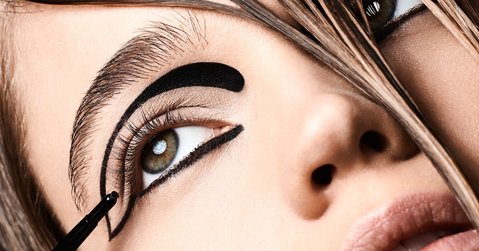 Edgy Makeup Spring Beauty Trends