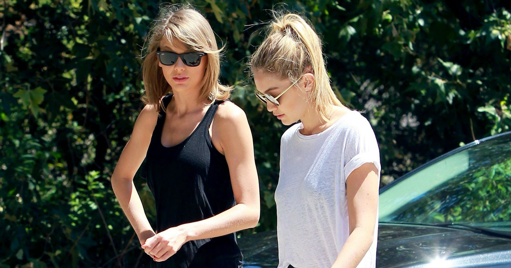 Taylor Swift Gigi Hadid Grease Live Singalong