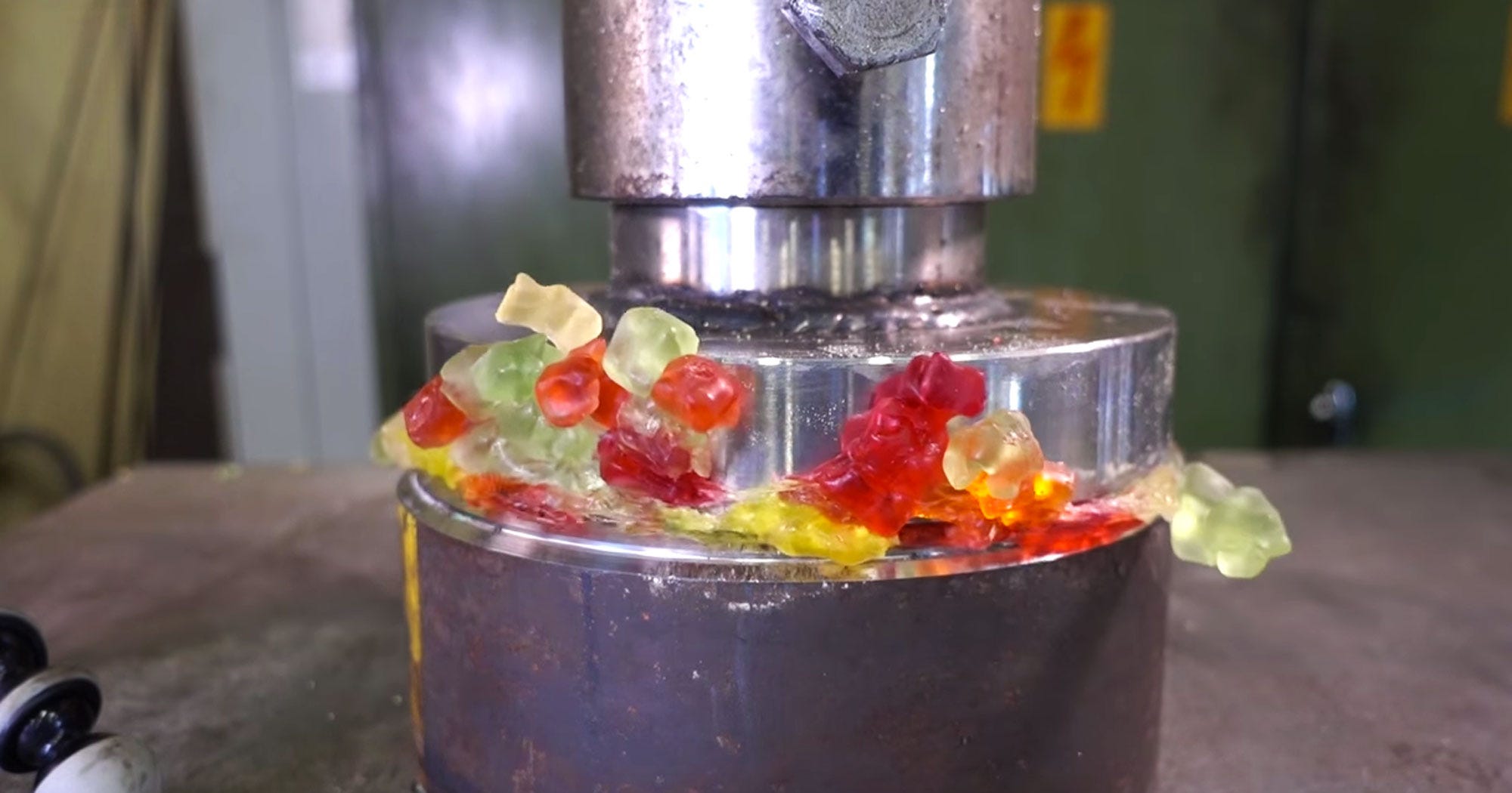 Gummy Bears - Hydraulic Press Video