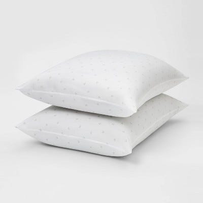 Room Essentials + Standard/Queen 2pk Bed Pillow Set