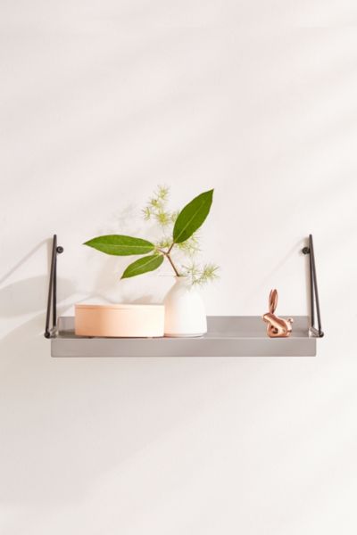 Etagere urban outfitters store